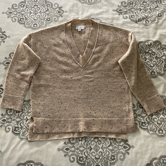 Evereve | Sweaters | Evereve Harlow Vneck Sweater | Poshmark